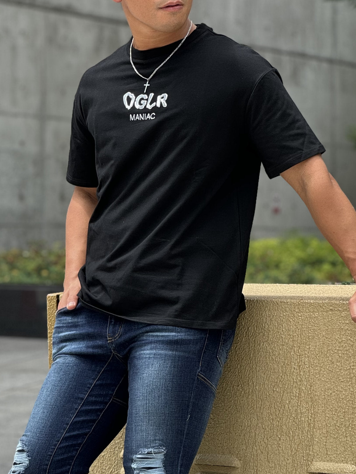 DGLR MANIAC TEE – DayGLORY